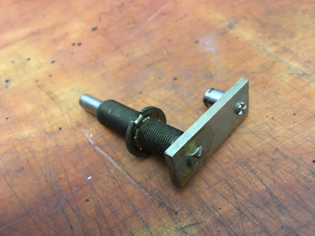 VWNOS. 111 955 215 C Wiper Shaft Pivot